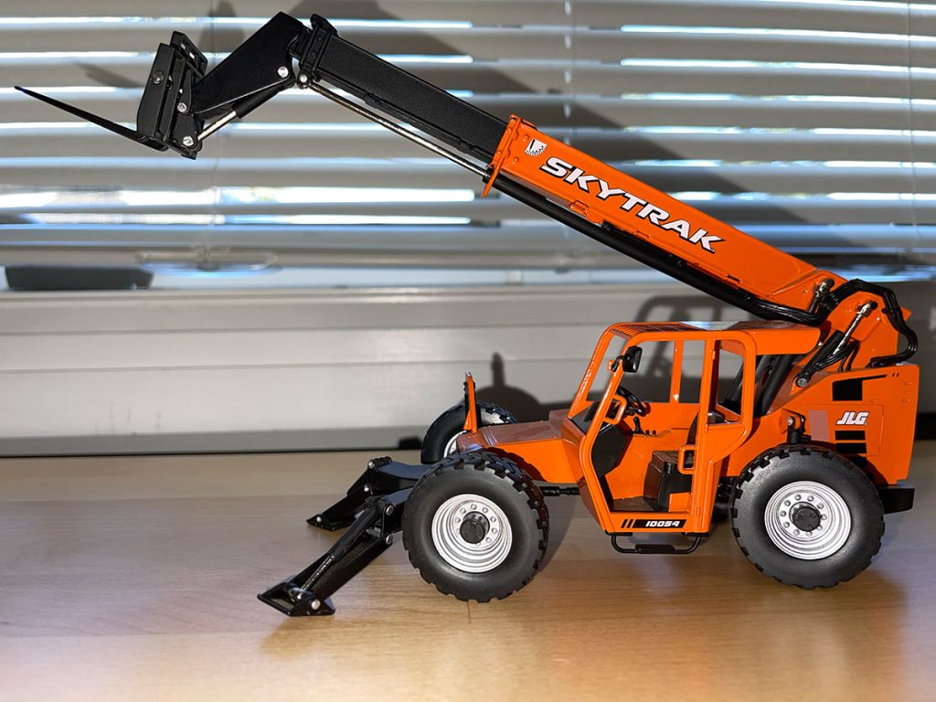 SkyTrak 10054 Die-Cast Model 1:32 Scale | Aero Lift Inc.
